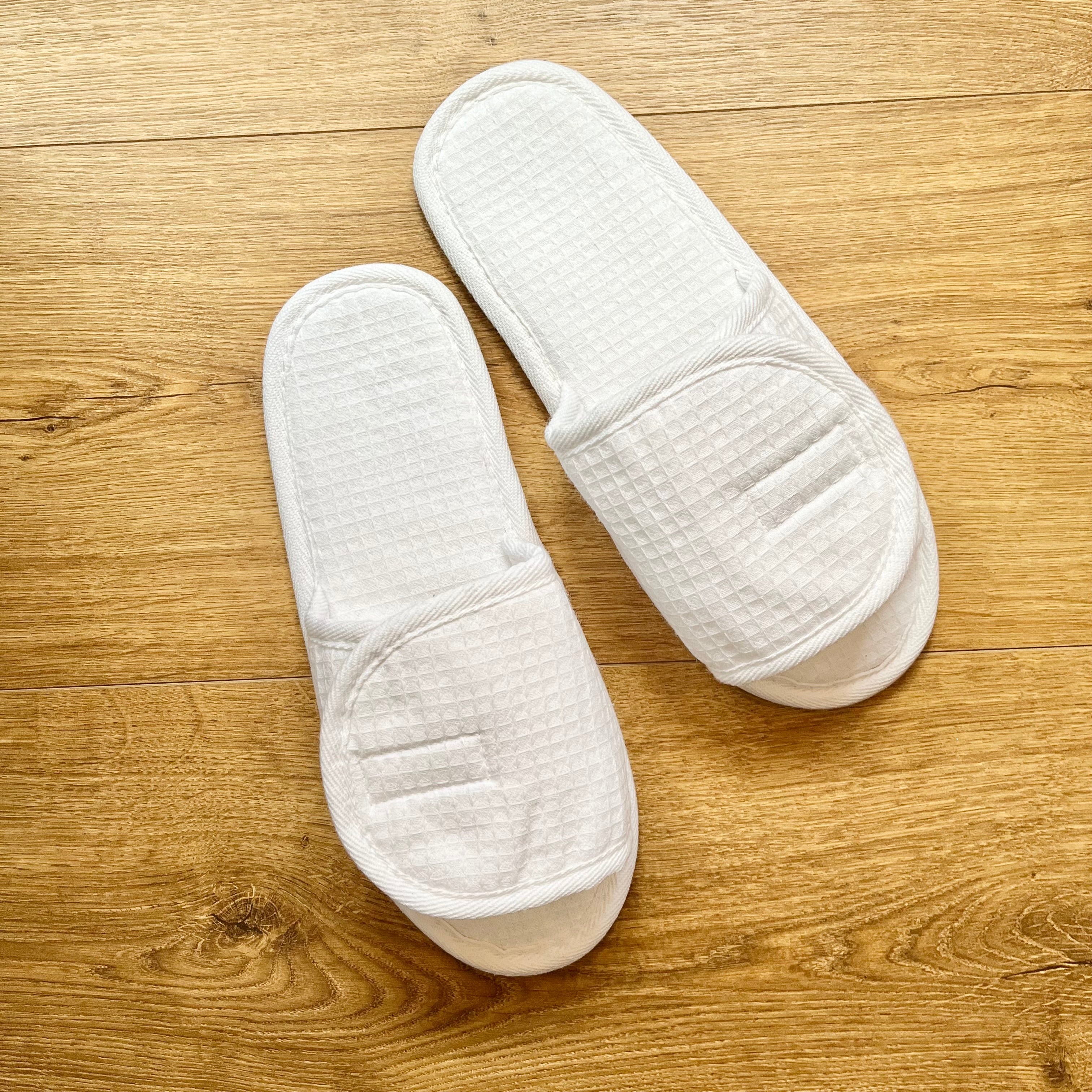 Hampstead Eco Friendly Biodegradable Wrap Over Waffle Slippers White ...